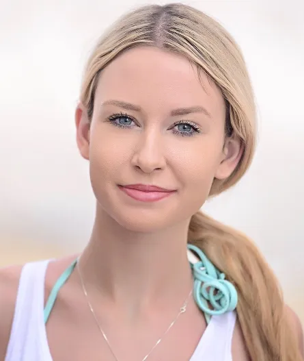 Scarlett-Rose | Tarot Card Reader & Clairvoyant | Kooma